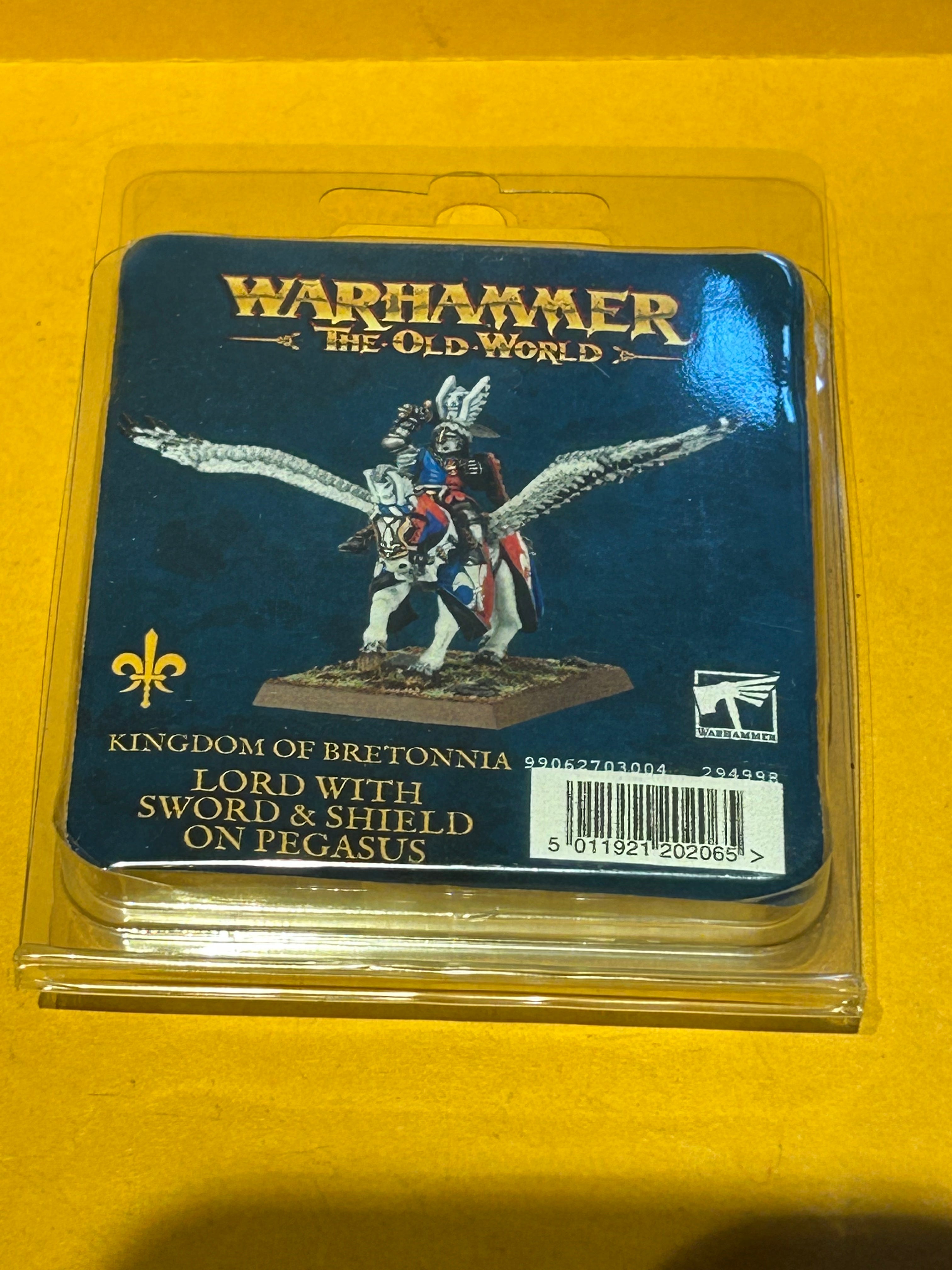 Warhammer Bretonnian Lord With Sword And Shield On Pegasus Metal Oop O ...