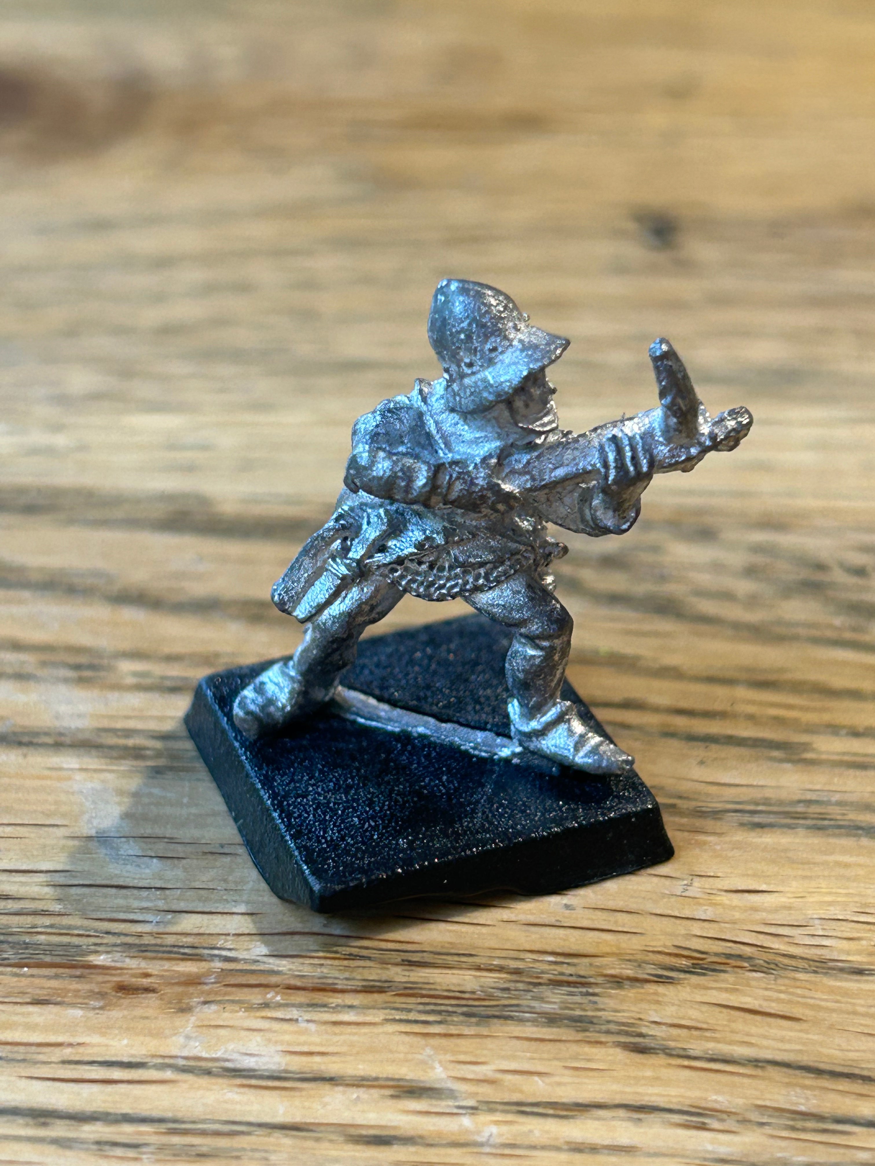 Games Workshop C26 RETAINER men at arms Metal crossbow Warhammer Citad ...